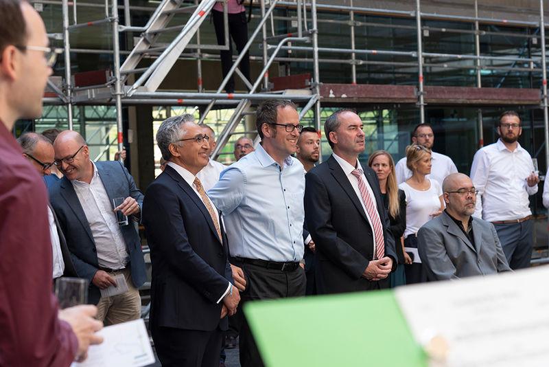 Richtfest in Erlangen. - ERNST2